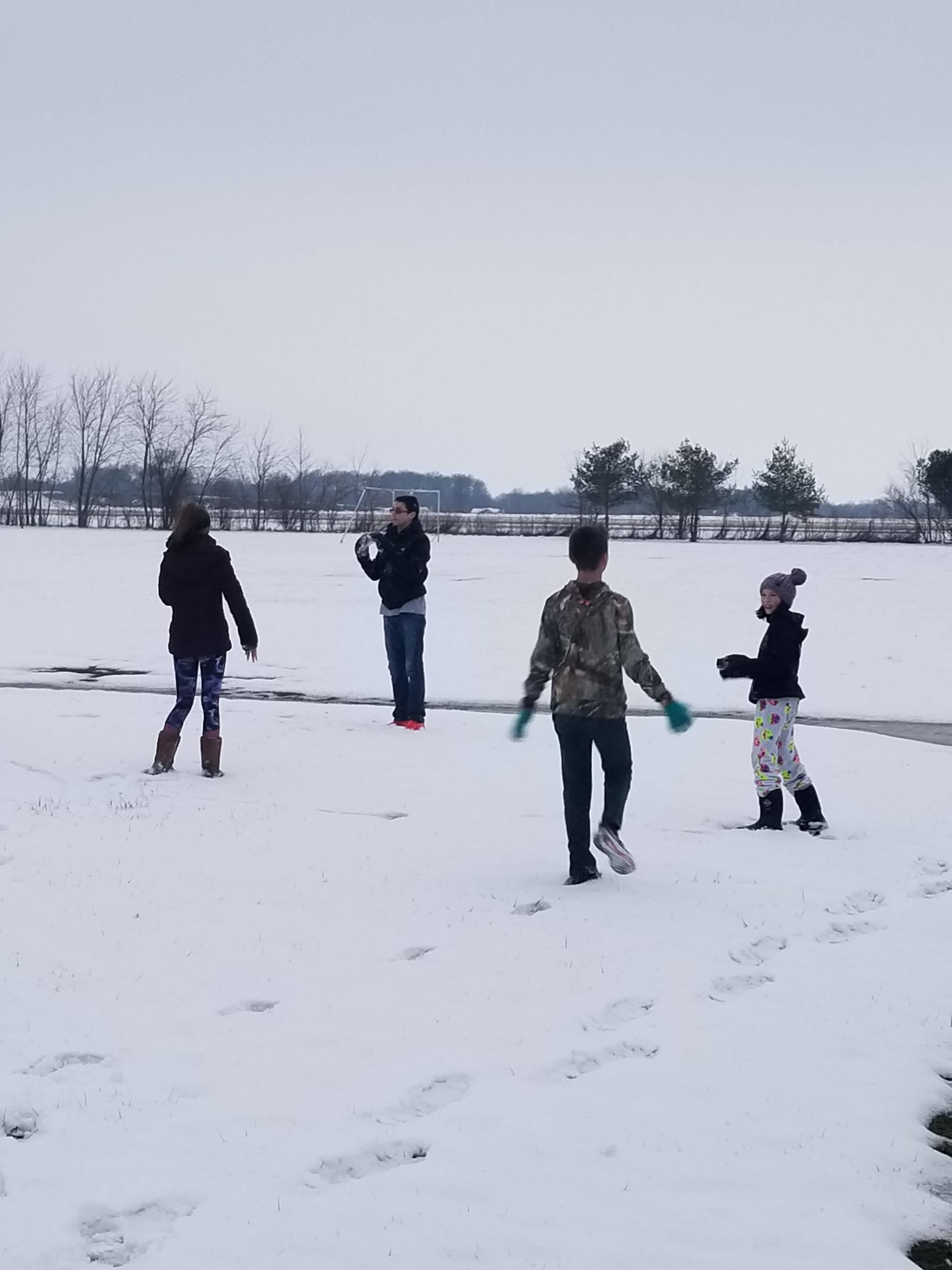 Junior High Snowball Fight – Salem Lutheran Church